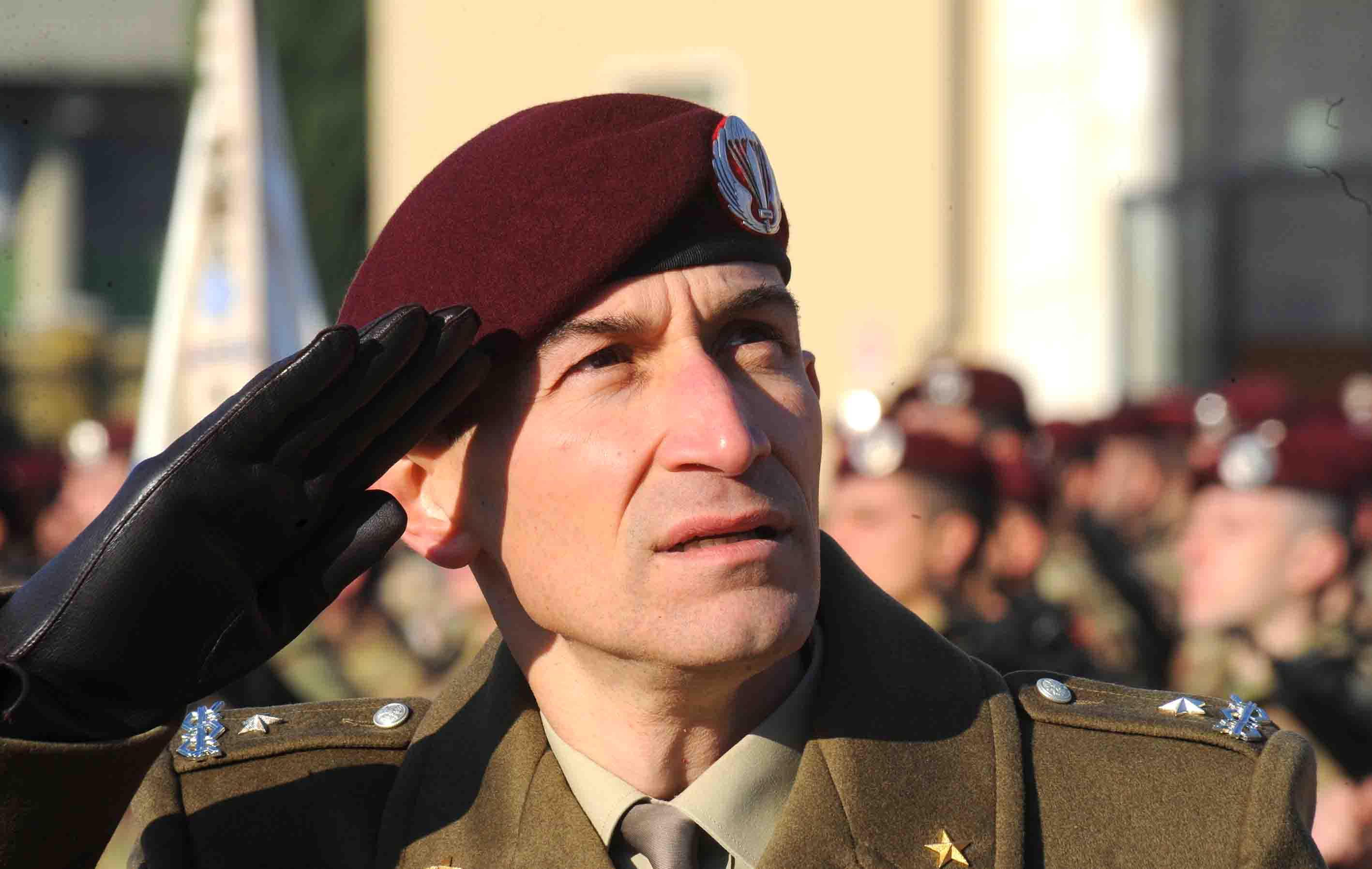 Cambio al comando dei parà: arriva il generale Iannucci - Il Tirreno