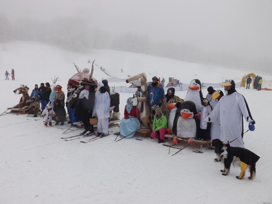 La neve non ferma il carnevale delle Piane di Mocogno - Gazzetta di Modena