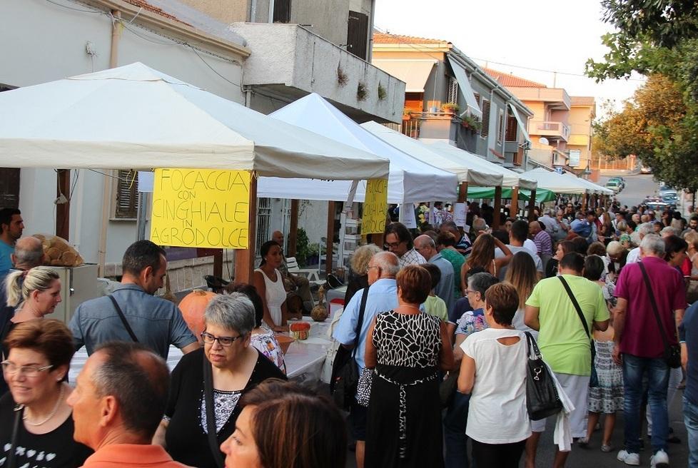 Successo di Domos&Carrelas, grande folla tra gli stand - La Nuova Sardegna