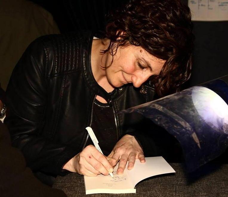 Al Gatta Rossa Art Cafè il libro di Yuri Leoncini - Il Tirreno