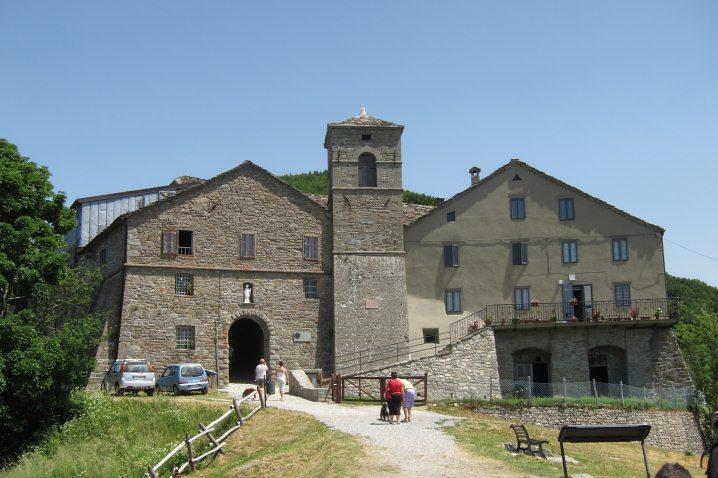 La via Bibulca salendo al passo delle Radici tra storia e curiosità ...