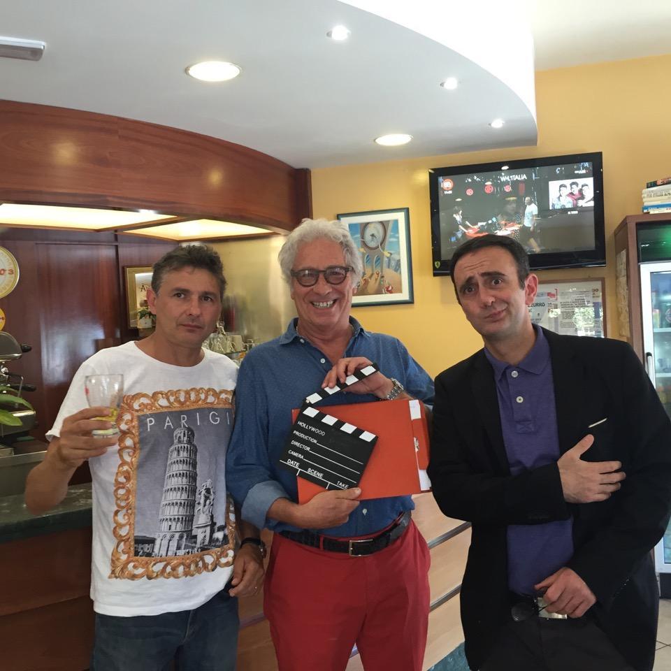 “Gli infami” di Alessandro Paci: si ride ma amaro Il Tirreno