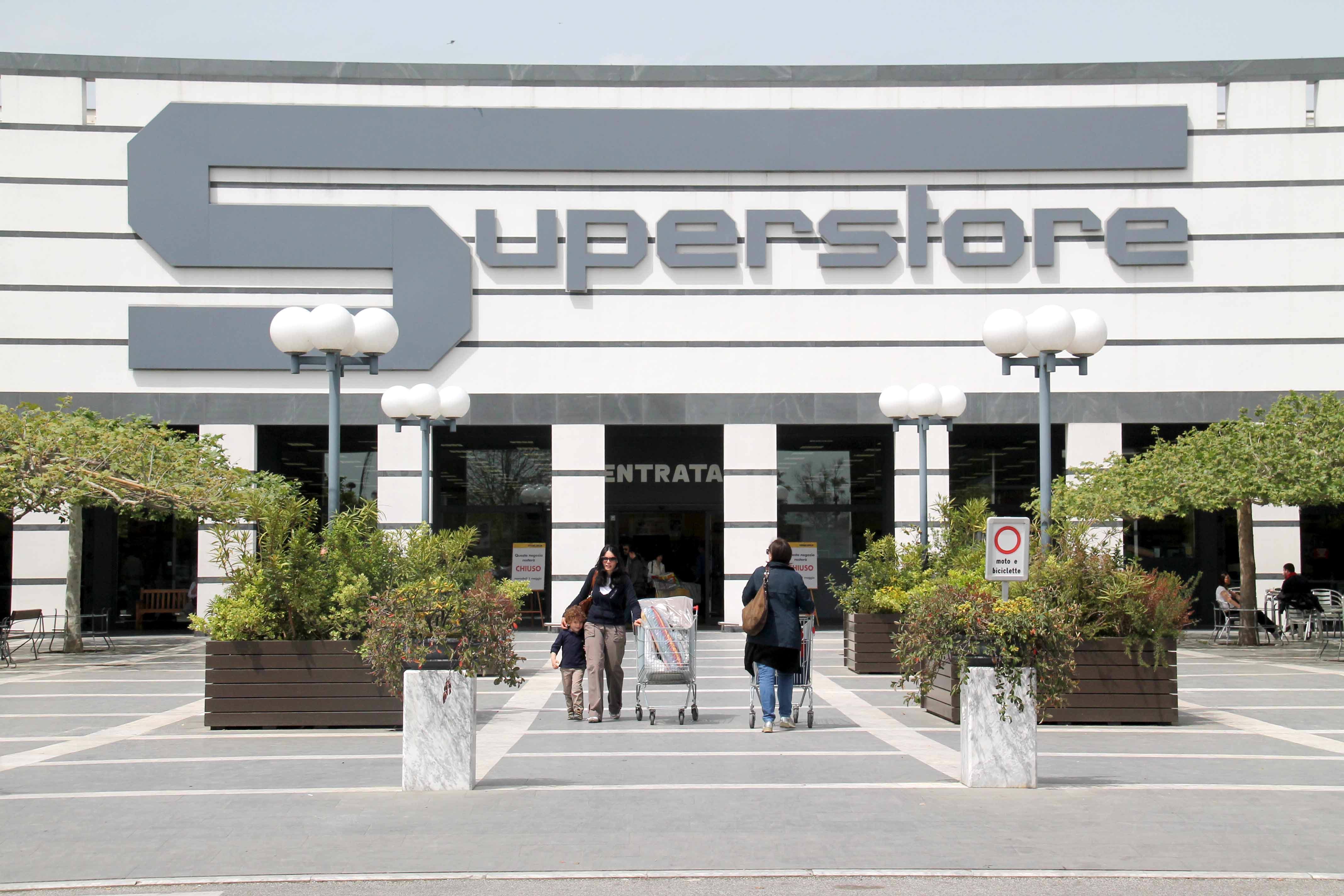 Esselunga lancia la spesa fino alle 22 in due superstore toscani - Il ...