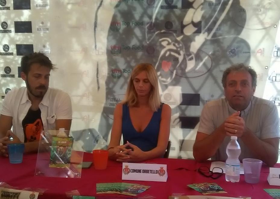 Albinia en tour e Nomadi show Il Tirreno