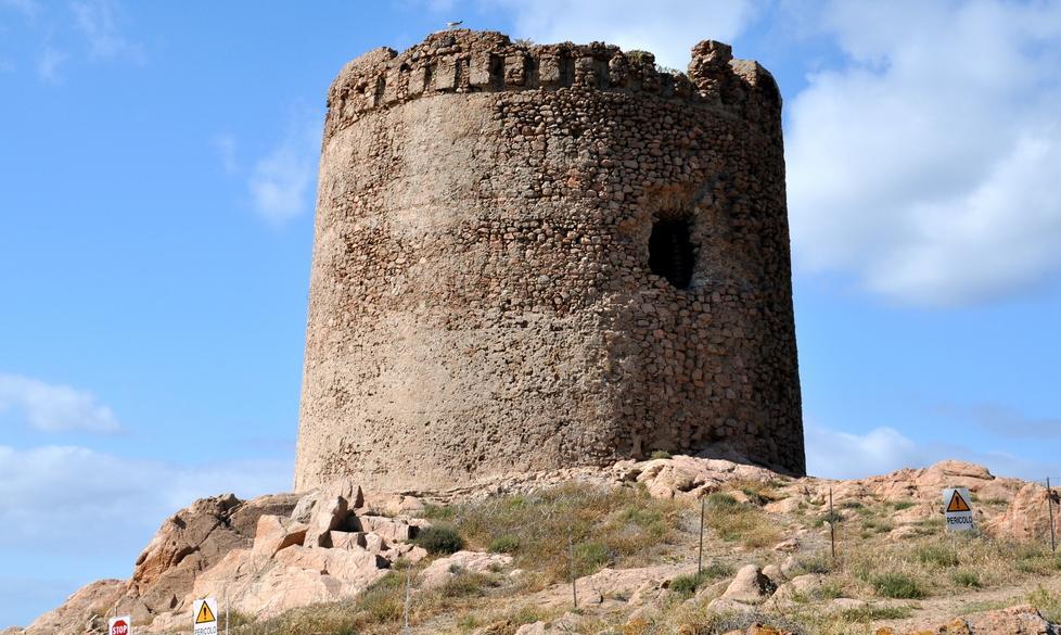 Lo studioso Mario Piga: salviamo la Torre aragonese La Nuova Sardegna