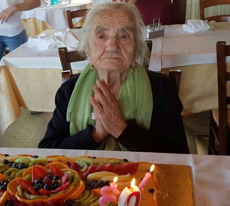 La “Clementa” fa 103 anni e festeggia con 4 generazioni - Gazzetta di ...