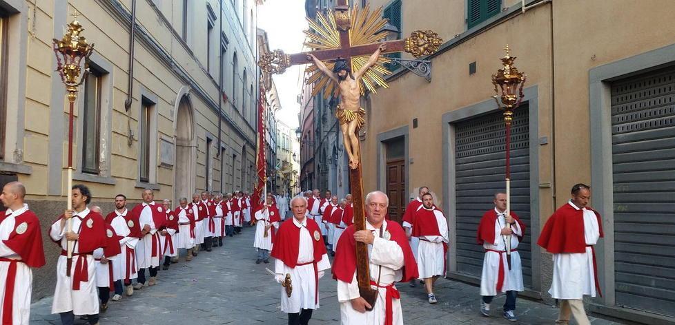 In mille alla processione della Madonna del Popolo - Il Tirreno