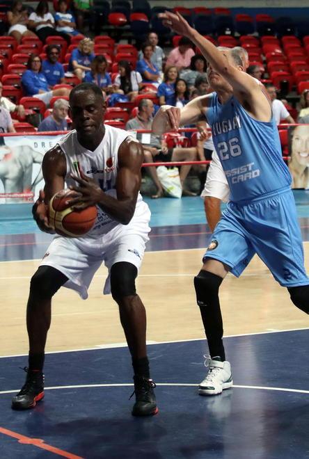 Mario Boni e Chris McNealy in campo, ma alla stessa ora - Il Tirreno