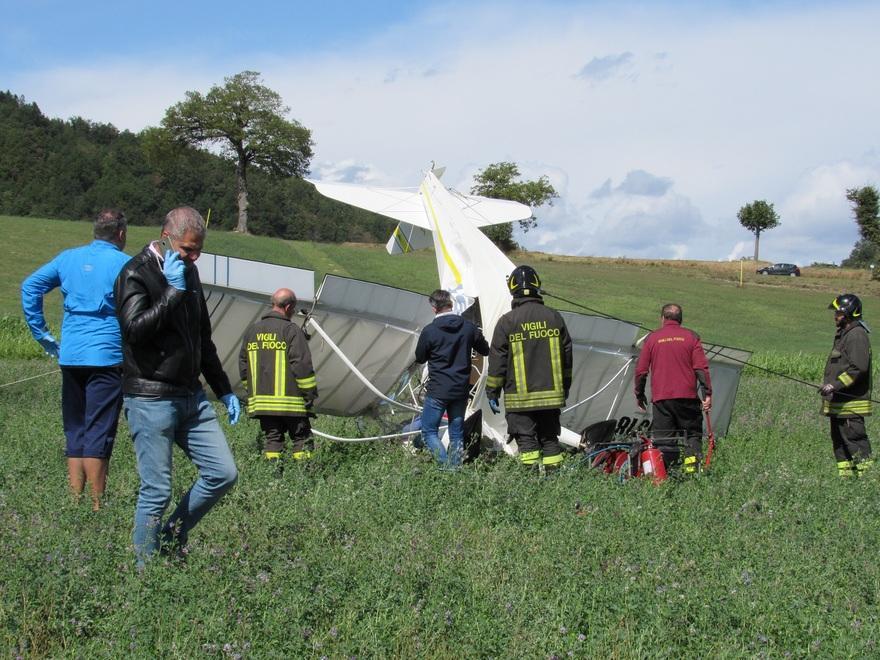Pavullo, precipita aereo ultraleggero: morto il pilota - Gazzetta di Modena Pavullo, precipita aereo ultraleggero: morto il pilota - Gazzetta di Modena