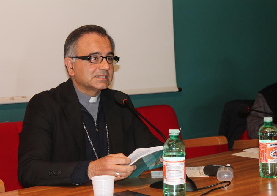 L’arcivescovo Erio Castellucci: «Nelle parrocchie modenesi è ora di ...