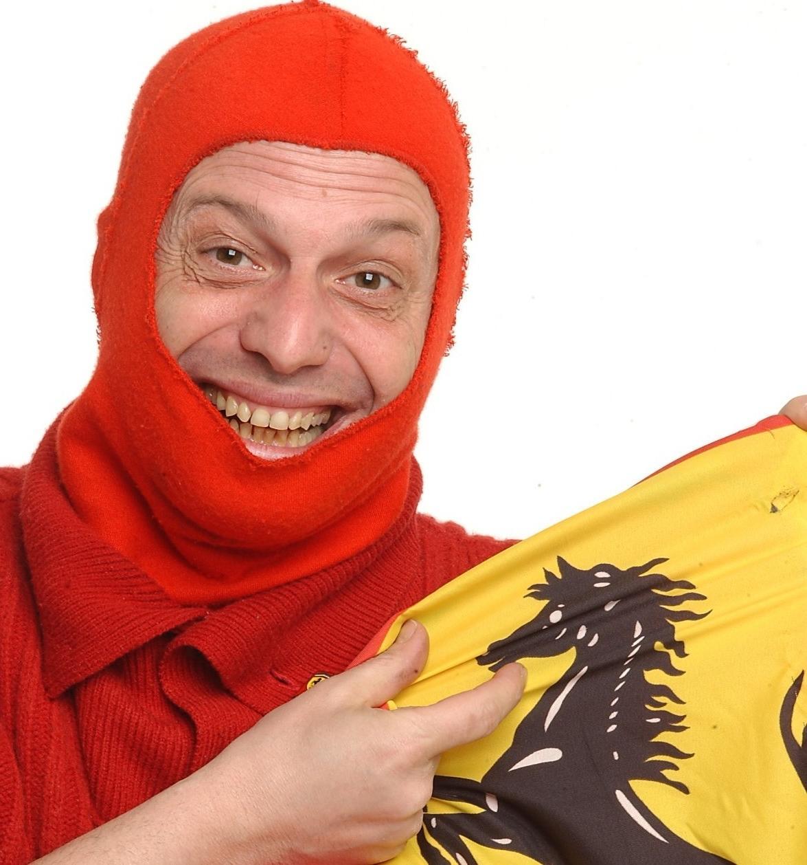 Della Noce, comico di Zelig in veste di "meccanico Ferrari" ora vive in ...