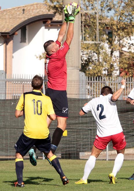 Il portiere Luca Fava festeggia le 500 presenze - Gazzetta di Reggio
