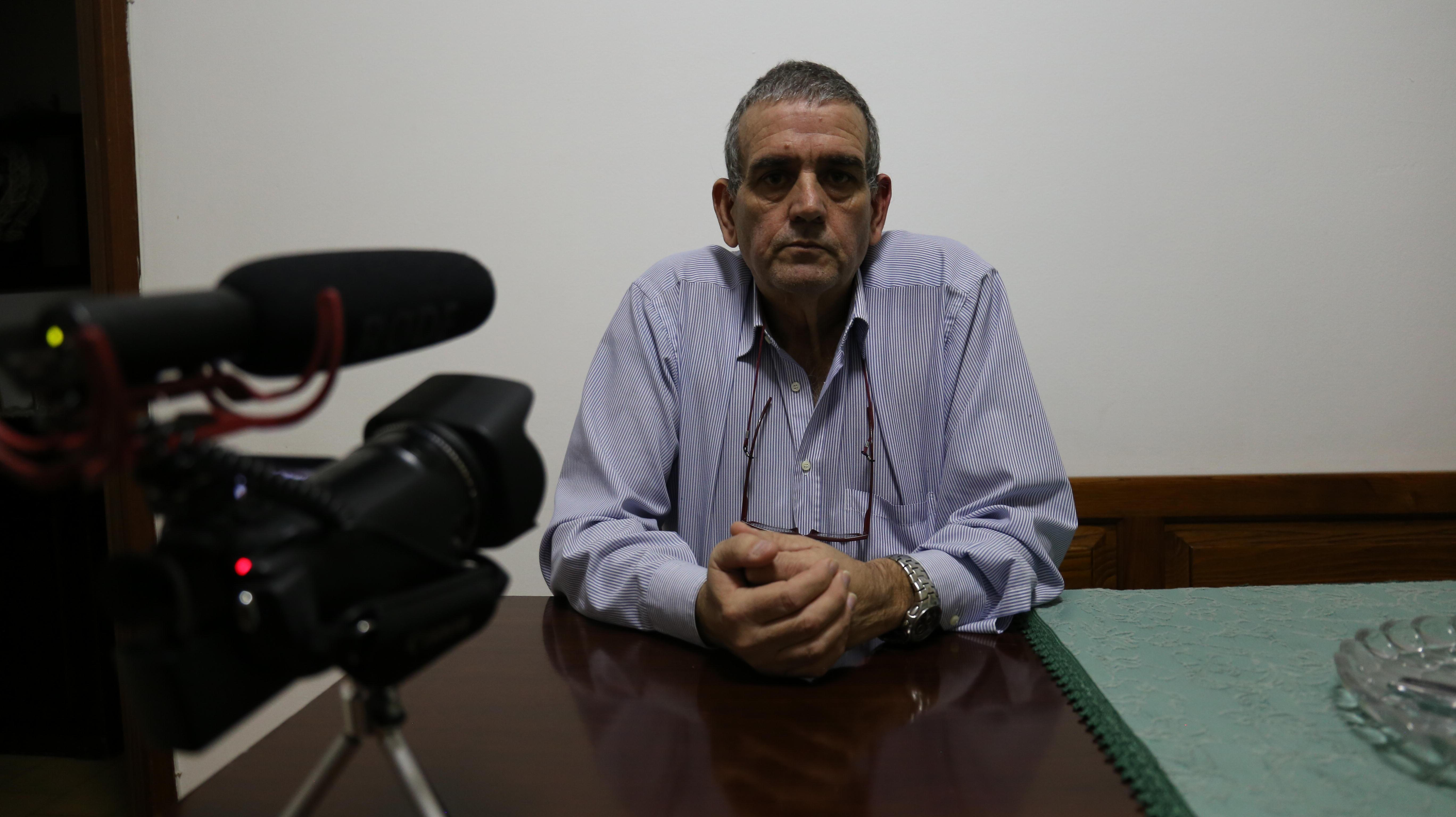 Invalido e costretto a cercare un lavoro, a sessant’anni - Video - Il ...