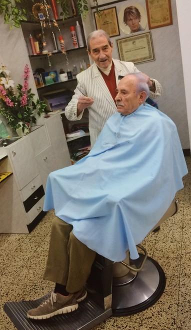 L’ultima barba di Gennaro “figaro” vintage Il Tirreno