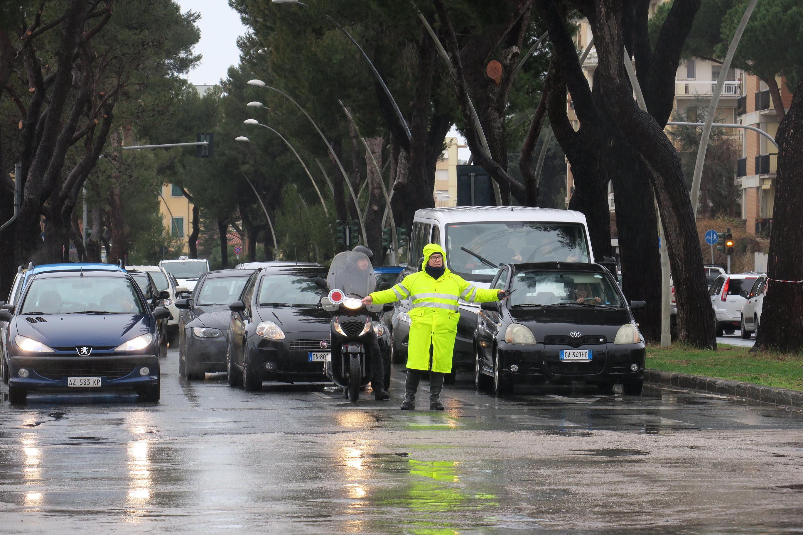 Semafori ko al maxi incrocio di Barriera Roma - Il Tirreno