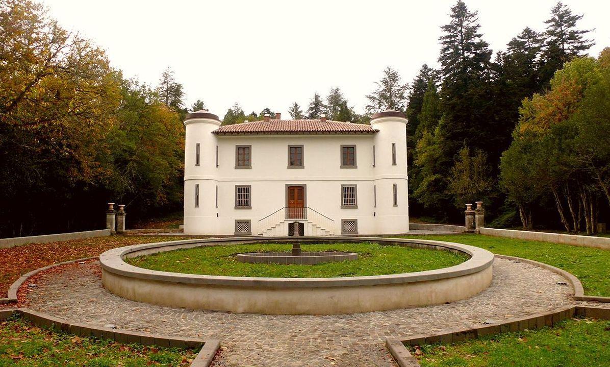 Quel bosco incantato intorno alla villa di Benjamin Piercy - La Nuova ...