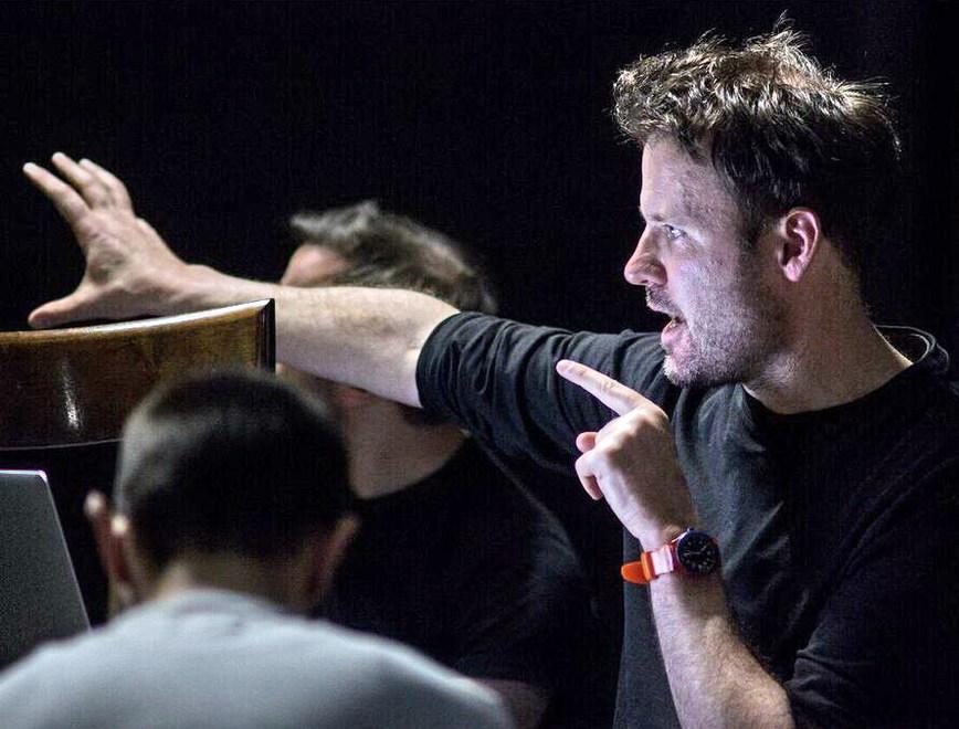 Modena. Da “1984” ai social media l’indagine di Matthew Lenton Gazzetta ...