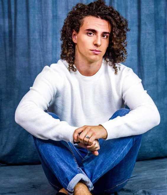 Riccardo, una canzone dedicata al nonno per sfiorare la finalissima del ...