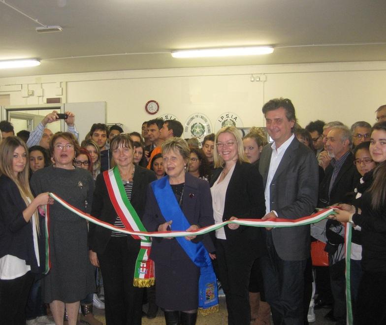 Il Galvani-Jodi festeggia i cinquant’anni e lo fa ripercorrendo la ... Il Galvani-Jodi festeggia i cinquant’anni e lo fa ripercorrendo la ...