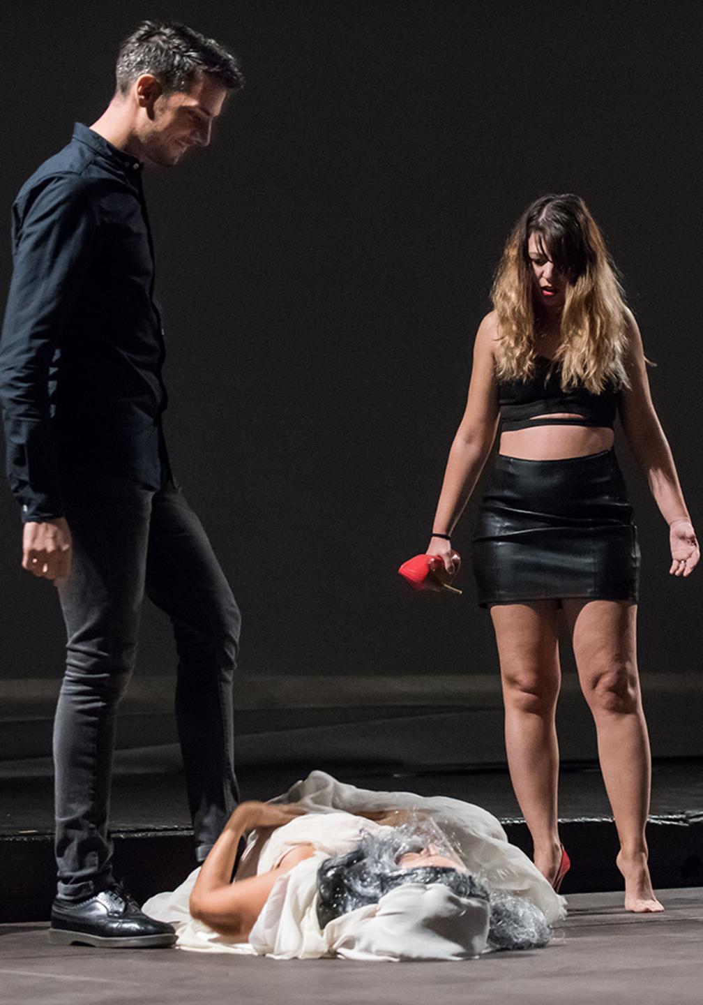 Jana, voce di donna che denuncia la lenta morte della bellezza - La ...