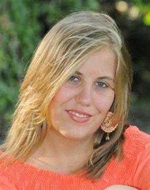 Sara Nicoletti compie 18 anni. Auguri da Papà Anacleto, mamma Maila e ...