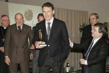 Ricceri sul palco con i figli «La città guardi al futuro» - Il Tirreno