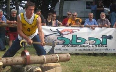 I boscaioli si sfidano con la motosega Il Tirreno