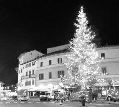 San Marcello, albero di Natale e festa in piazza per Capodanno - Il Tirreno