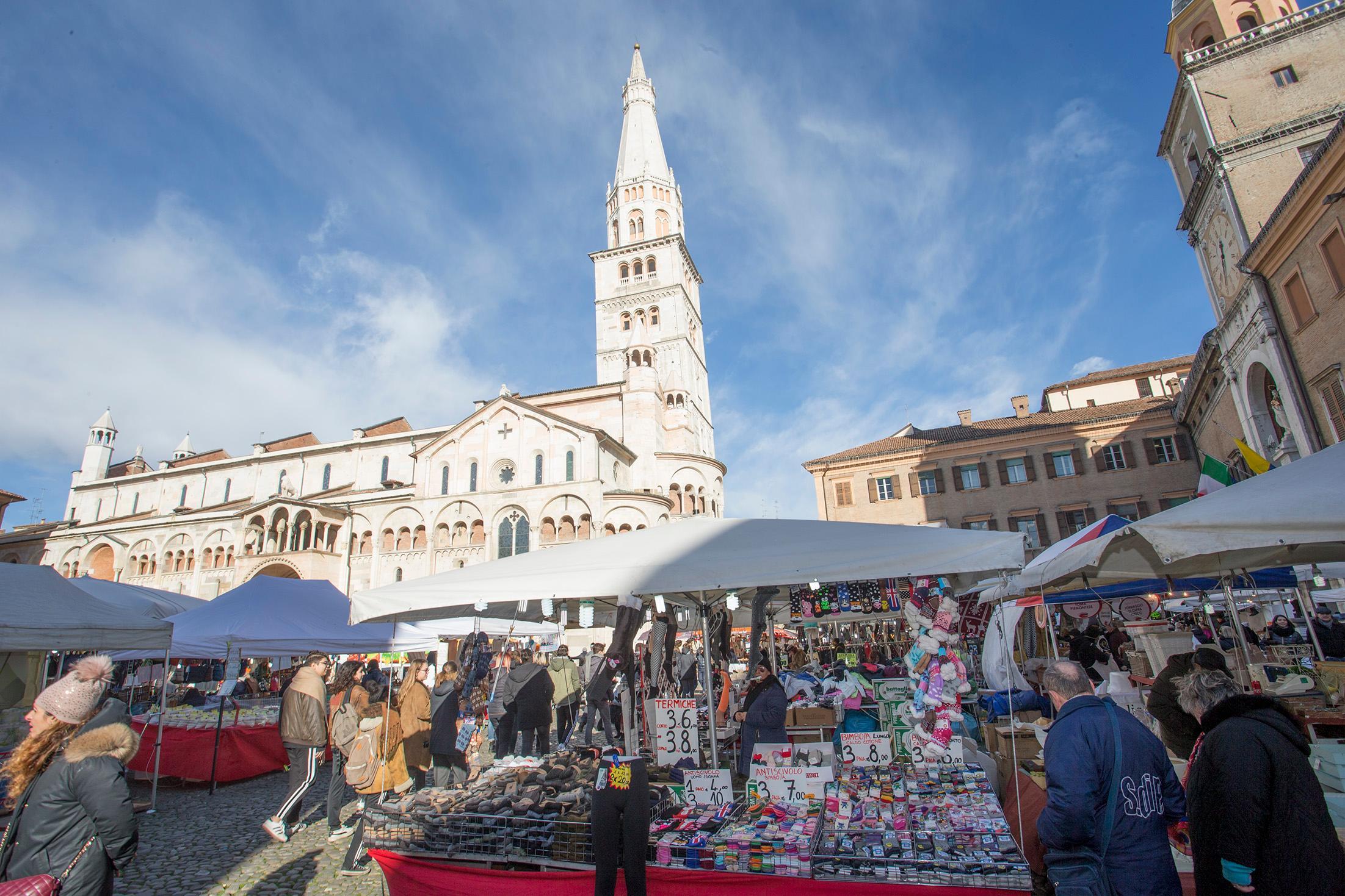E' il giorno di Sant'Antonio, Modena "invasa" dalla fiera Gazzetta di ...