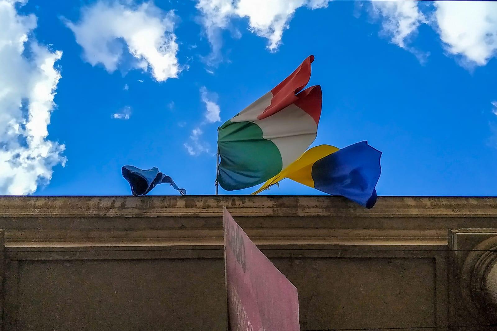Scuole medie Paoli, smartphone e sguardo educato alla bellezza ...