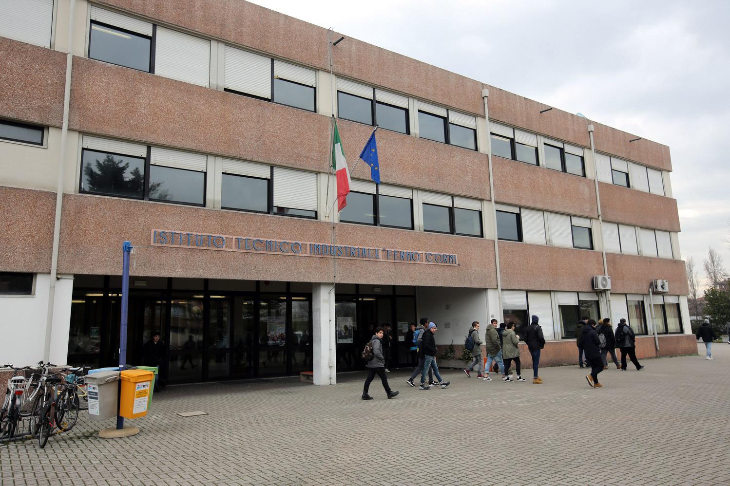 Modena, al Corni si andrà a scuola con il posto di lavoro Gazzetta di ...