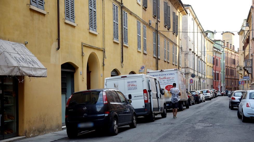 «Il forno è troppo rumoroso»: guerra del pane in via Ganaceto a Modena ...
