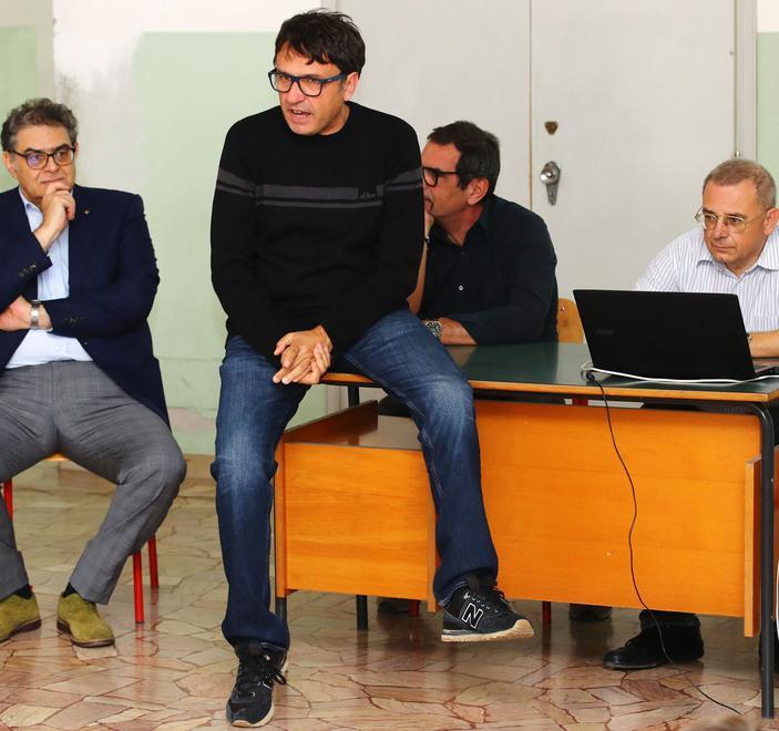 Stasera il trasformista Ballantini racconta i personaggi di Petrolini ...