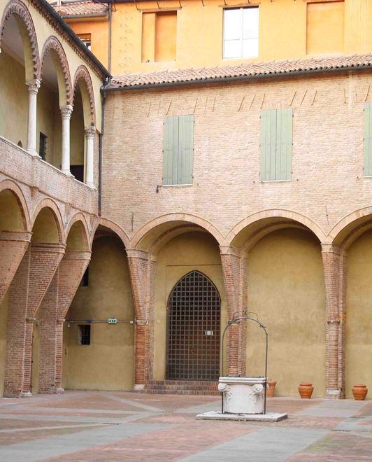 Palazzo Crema diventa Bper Via il mutuo, Fondazione salva - La Nuova ...