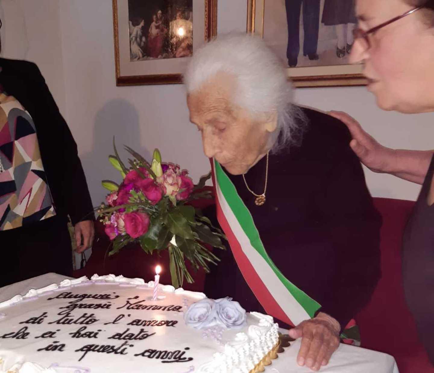 La scomparsa di tzia Franzisca l’ultimo saluto alla centenaria - La ... La scomparsa di tzia Franzisca l’ultimo saluto alla centenaria - La ...