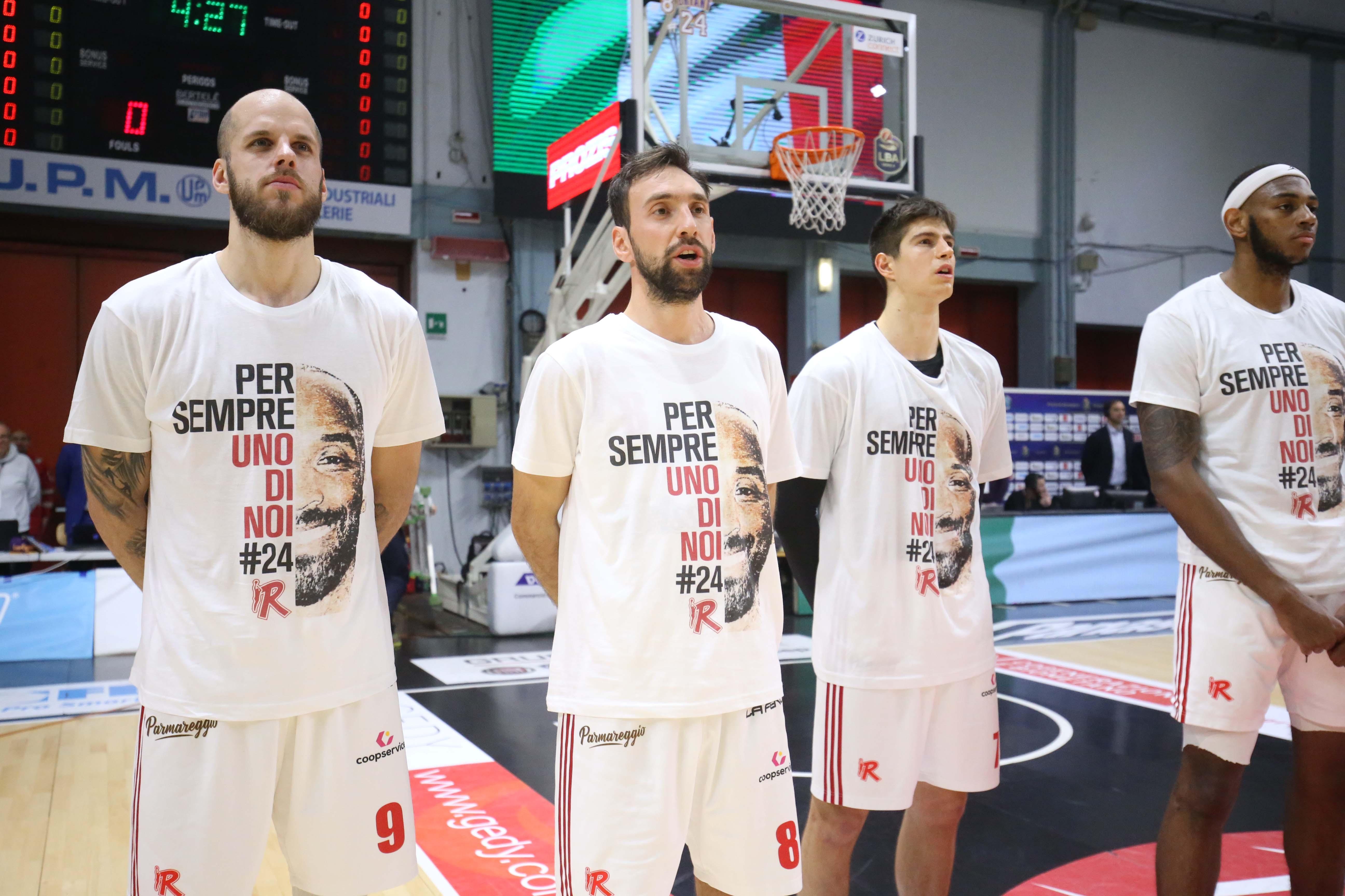 Tutti al campetto per l’addio a Kobe. Grande successo dell’One Last ...