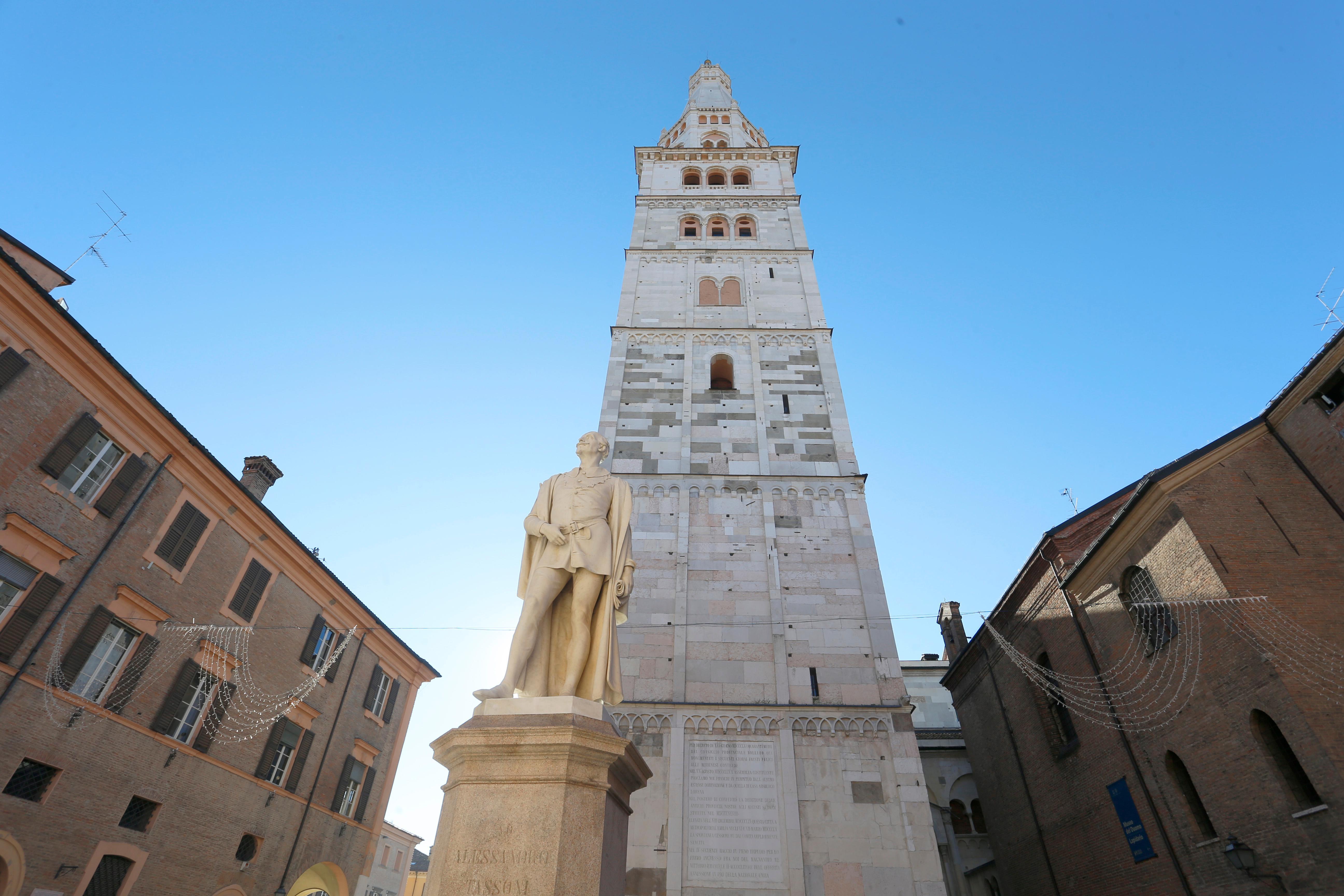 Modena, festa della Repubblica sulla vetta della Ghirlandina e ai musei ...