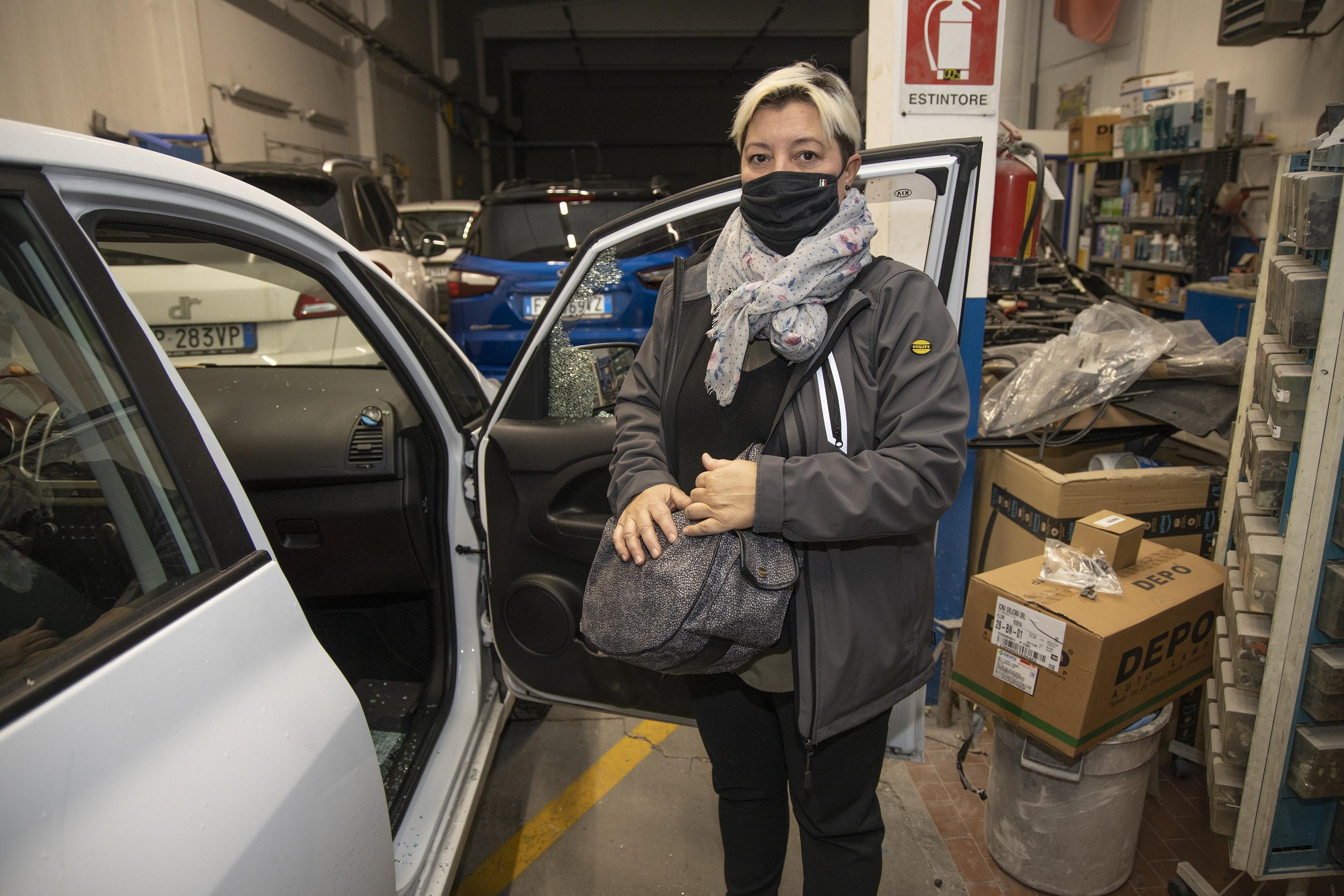 Torrazzi Donna aggredita in auto per prenderle la borsetta Gazzetta di ...