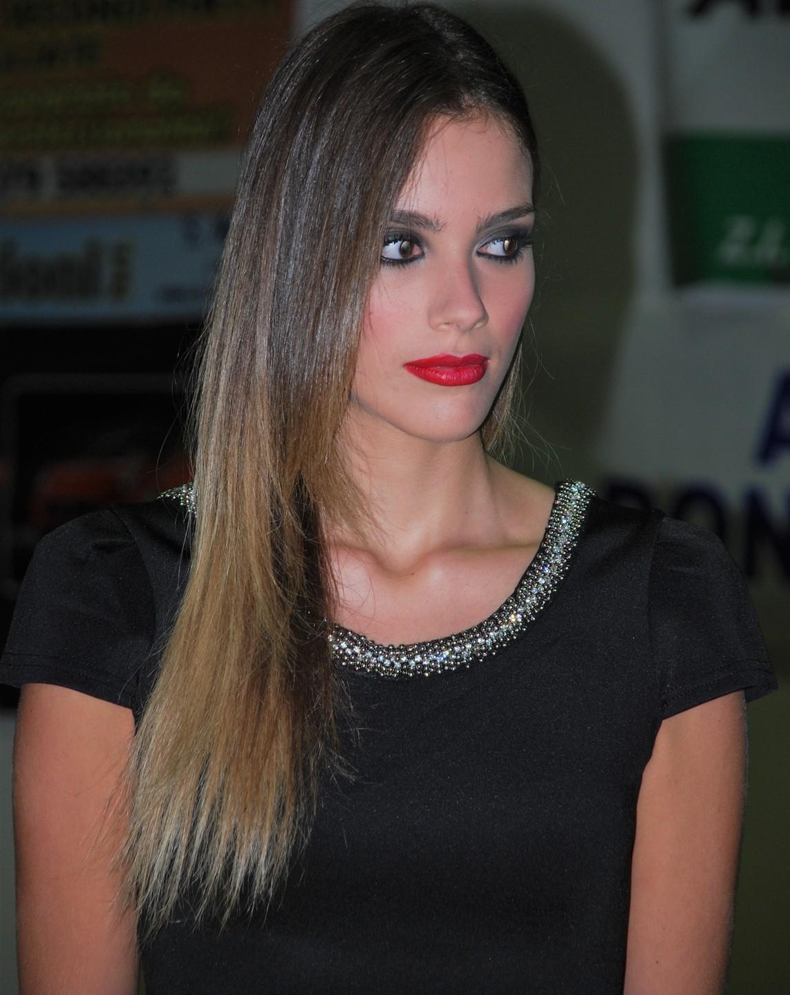 Miss Italia, tutta Nulvi fa il tifo per la reginetta Elena Meloni La ...