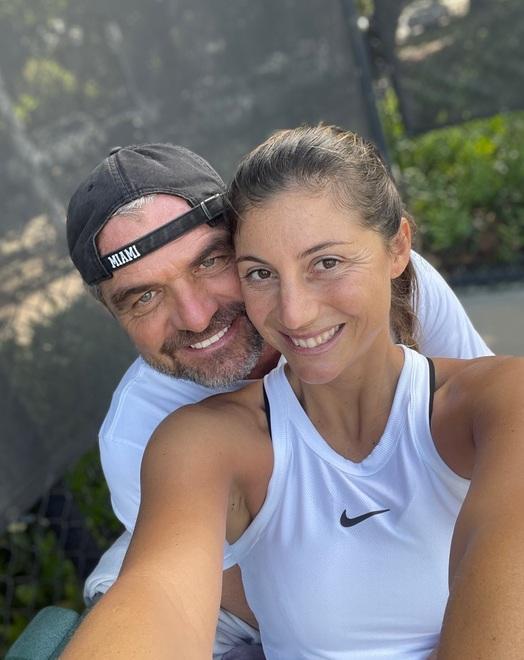 Tennis, calcio e tanto amore per la bella Corinna - Il Tirreno