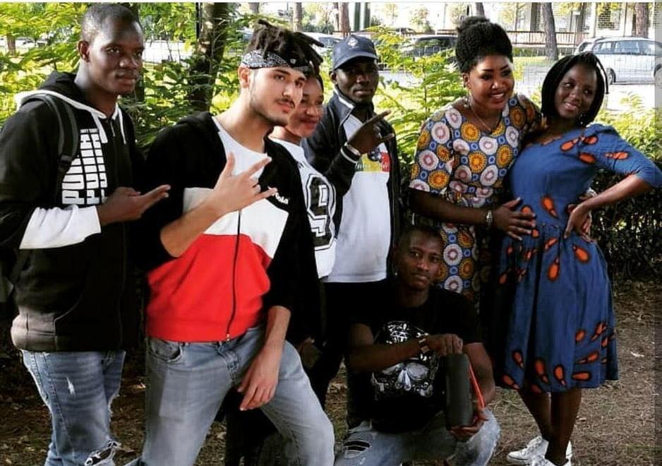 Il rapper pratese che fa le canzoni nelle lingue africane - Il Tirreno