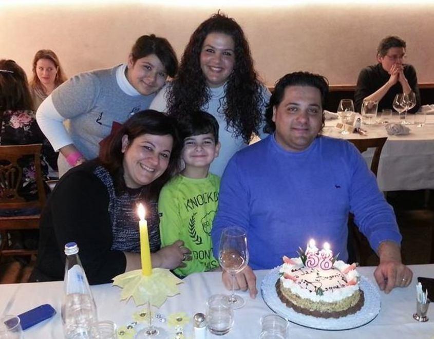 Padre di tre figli muore a 44 anni stroncato da una malattia Gazzetta ... Padre di tre figli muore a 44 anni stroncato da una malattia Gazzetta ...
