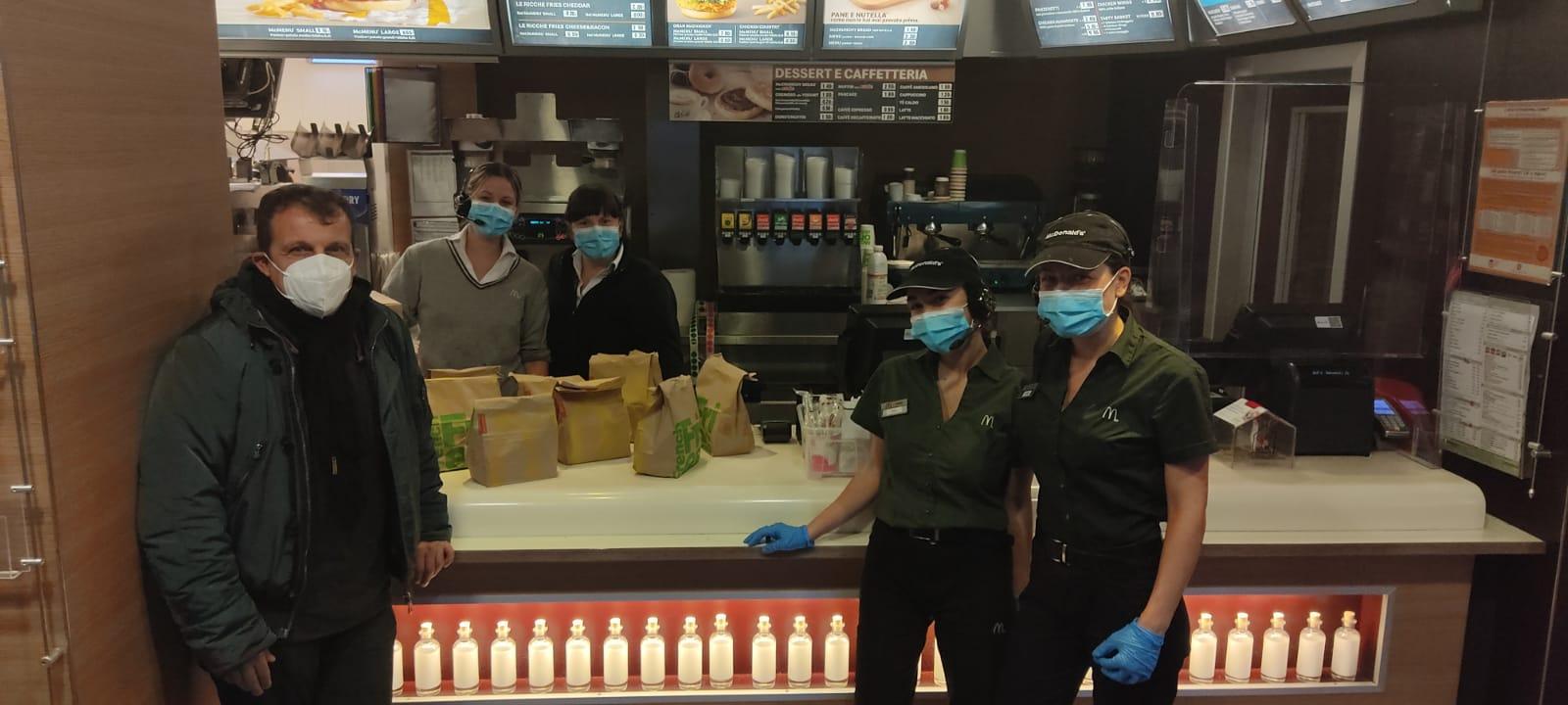Da McDonald’s 80 pasti caldi per la mensa dei poveri della Caritas Il ... Da McDonald’s 80 pasti caldi per la mensa dei poveri della Caritas Il ...