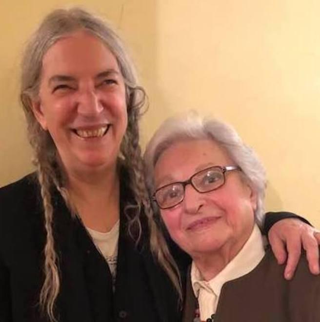 Patti Smith manda un augurio alla carpigiana Maria Guaitoli Gazzetta di ...