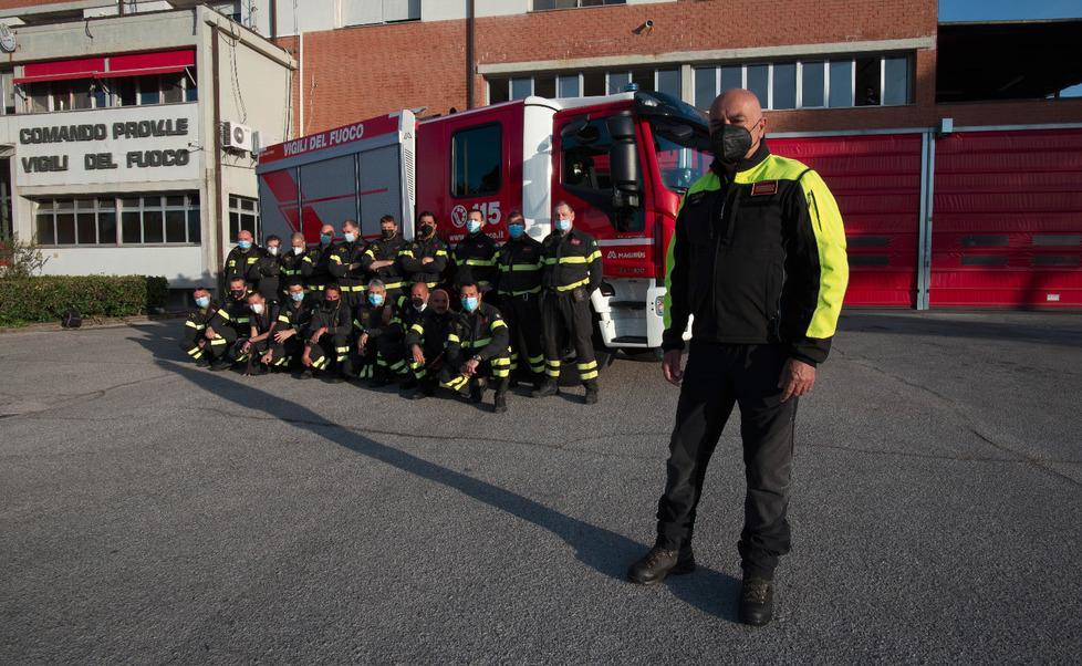 In pensione Luca Bacci, colonna del nucleo cinofili dei vigili del ...