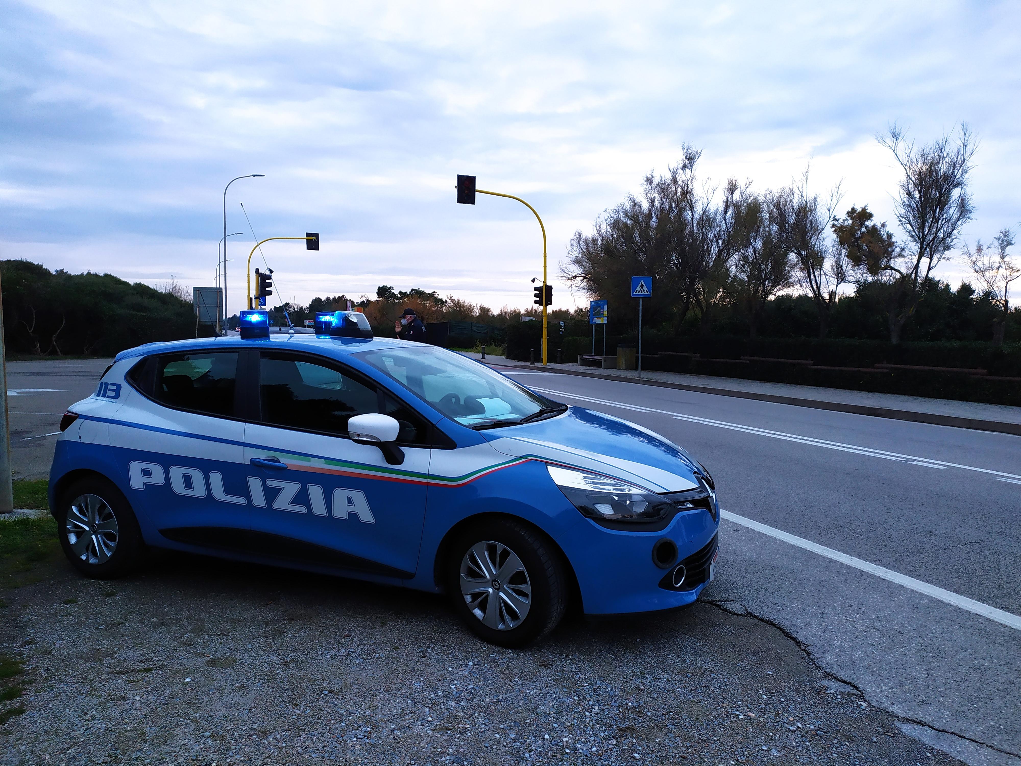 Arena metato, poliziotto spara in aria per fermare un ladro - Il Tirreno