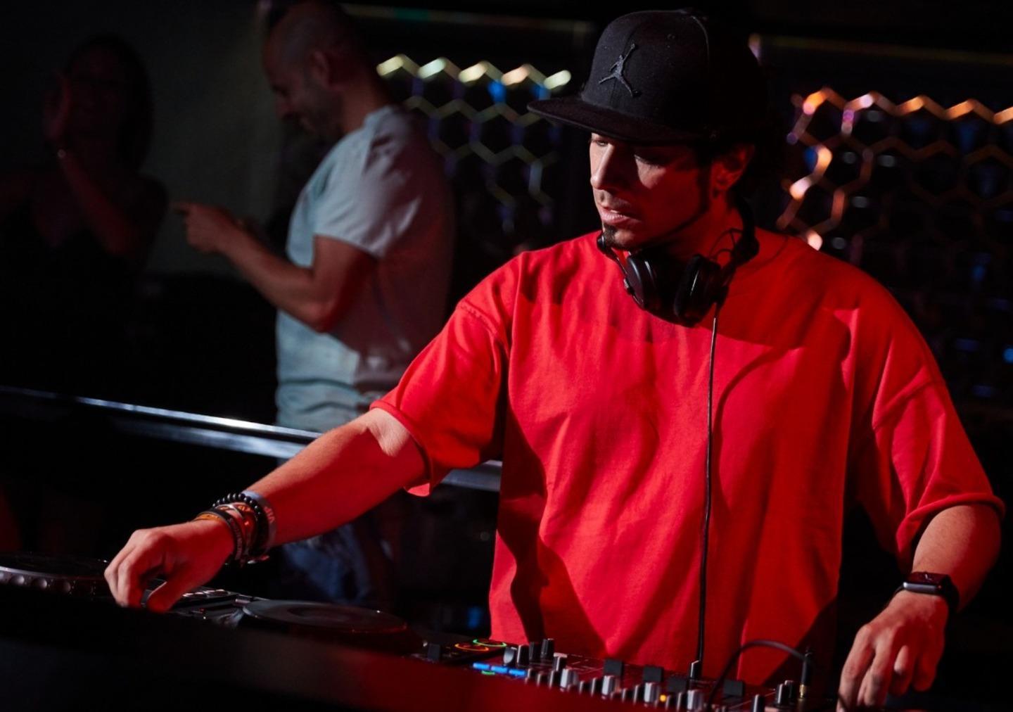 Grandi dj con Strakton Beach - La Nuova Sardegna