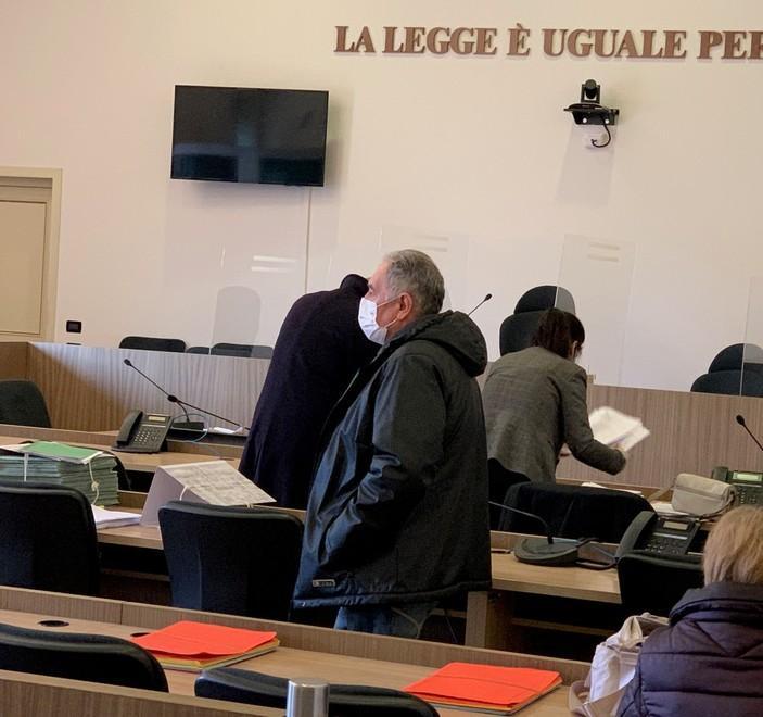 L’imputato esce fuori, la difesa «Ha cambiato vita da tempo» - Gazzetta ...