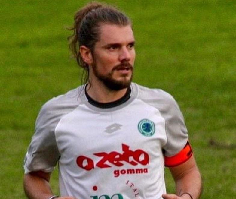 Alla soglia dei 40 anni e dopo 240 reti bomber Zocchi dice basta ...