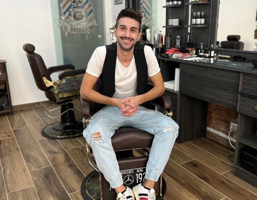 Davide Leone, a 23 anni col suo “Barbierino” vuole clienti di tutte le ...